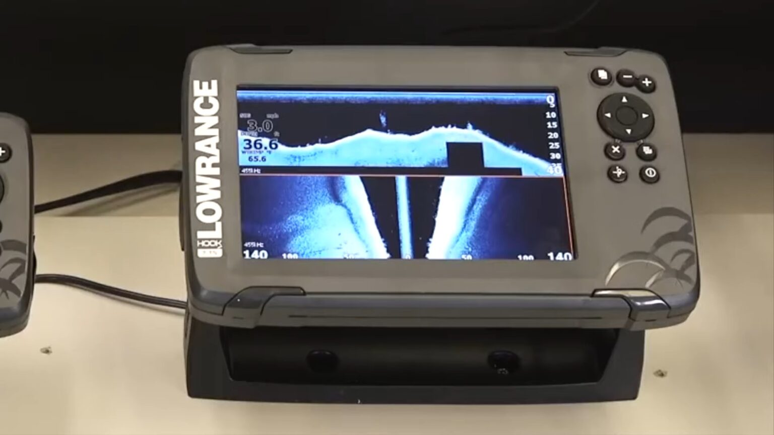 How to Read a Fish Finder - Beginners Fishing Guide