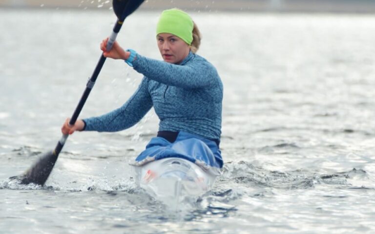 Kayaking in Cold Weather - What to Wear? Best Materials for Winter Cold