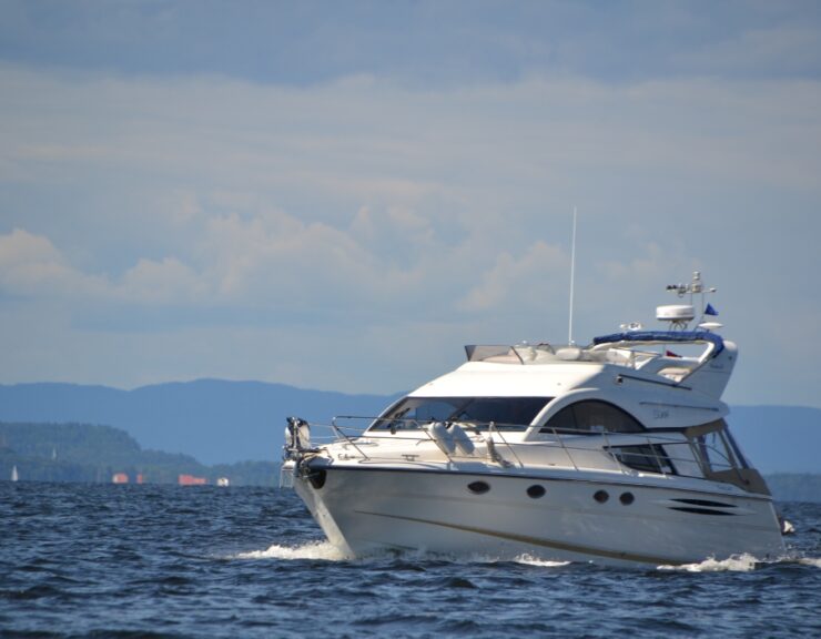 Sea Ray Vs Bayliner: Which Boat Reigns Supreme?