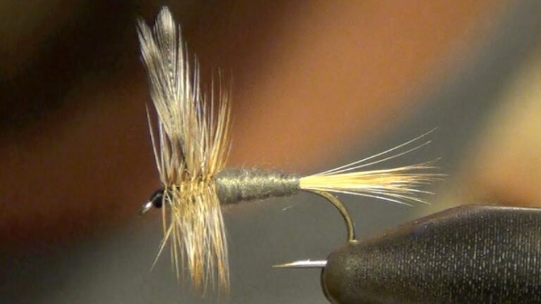 The Adams Dry Fly Pattern - Kayak Paddling