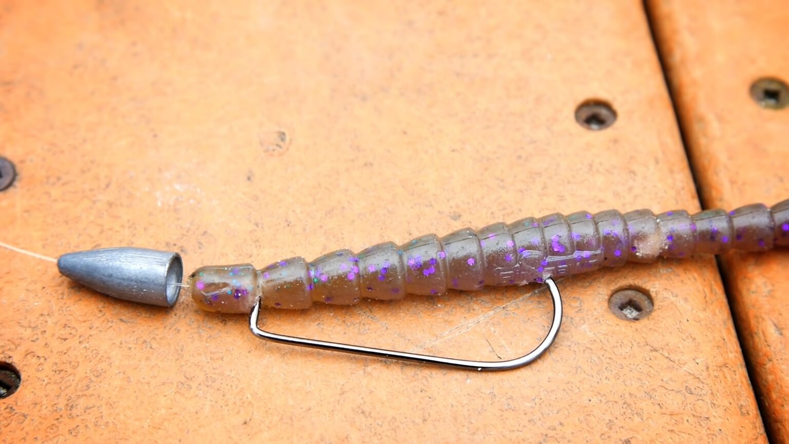 Complete History of Plastic Worms for Fishing 2025 - Evolution and Rigs