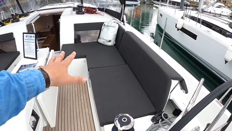Who Will Win The Battle Between Jeanneau vs. Beneteau - Our Comparison