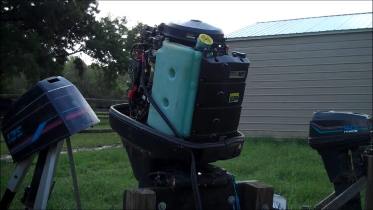 How to Raise Outboard Motor on Transom? - Raising the Outboard Motor
