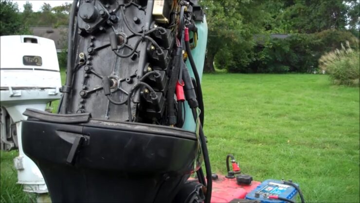 How to Raise Outboard Motor on Transom? - Raising the Outboard Motor