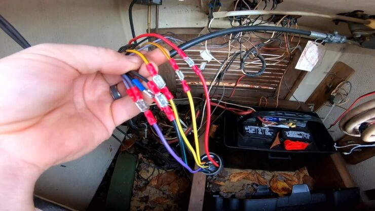 How to Transport An Outboard Motor? 6 Easy Steps Explained - Kayak Paddling