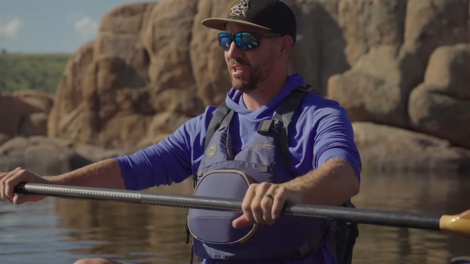 Keeping Right Kayak Balance, Grip and Posture - Kayaking Tips & Tricks