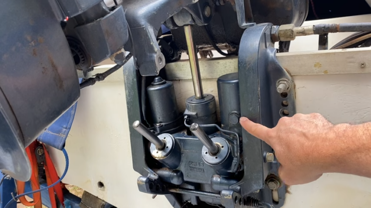 How To Change Power Trim & Tilt Fluid For Yamaha Boats