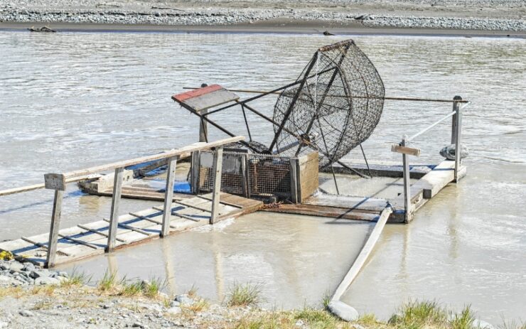 7 Unorthodox Methods of Fishing - Creative Techniques to Catch More Fish