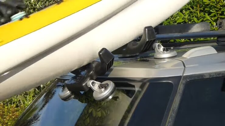 How To Strap A Kayak To A Roof Rack - Safe and Secure Transportation ...
